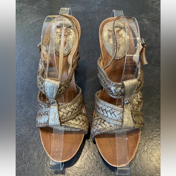 Frye | Shoes | Frye Dolly Woven Metallic Gold Leather High Heels Open ...
